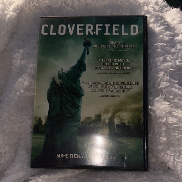 Media | Cloverfield 208 Widescreen Dvd | Poshmark